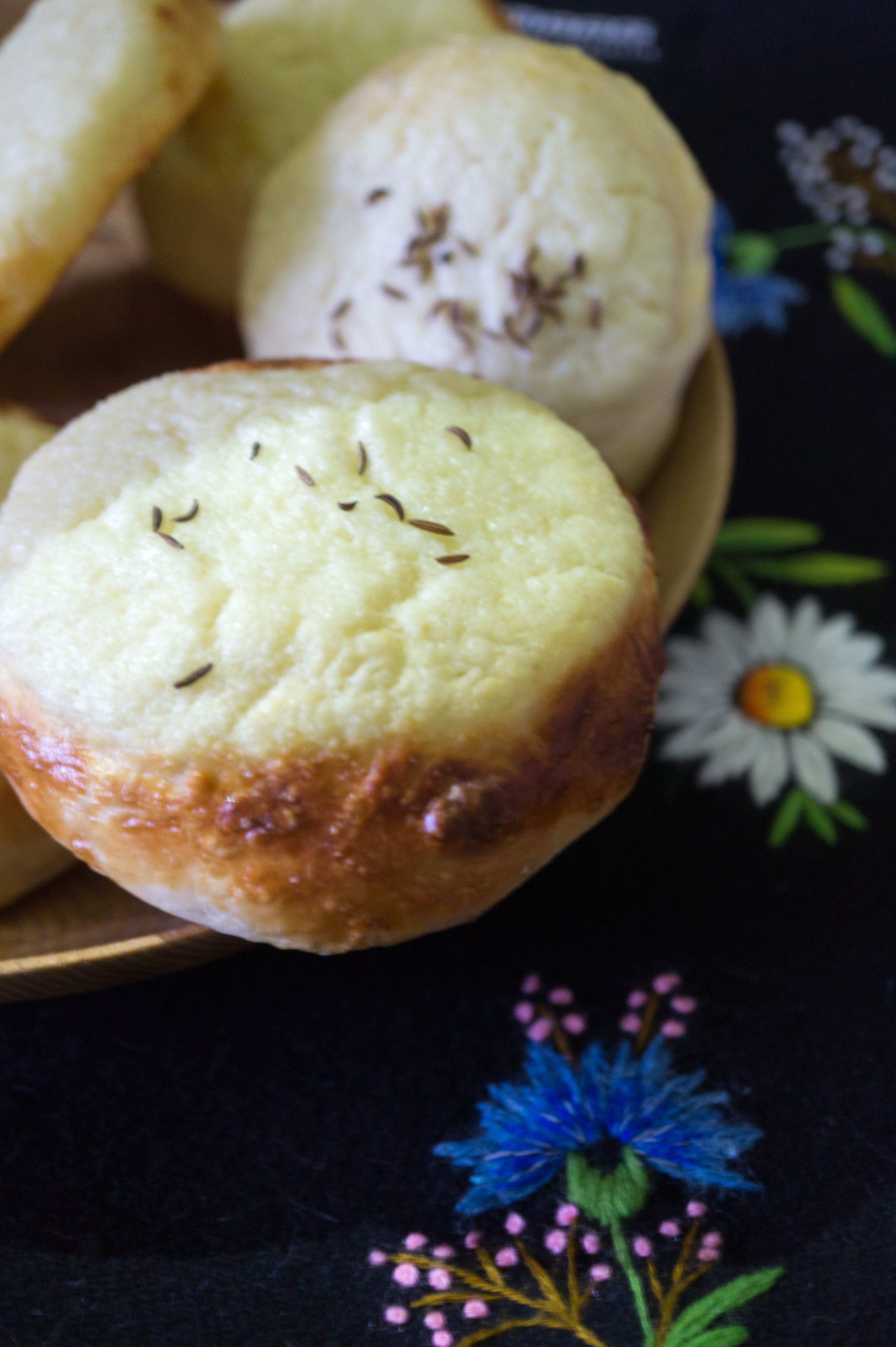 Estonian Traditional Curd filled Buns. Mulgi korbid – Estonian Cuisine ...