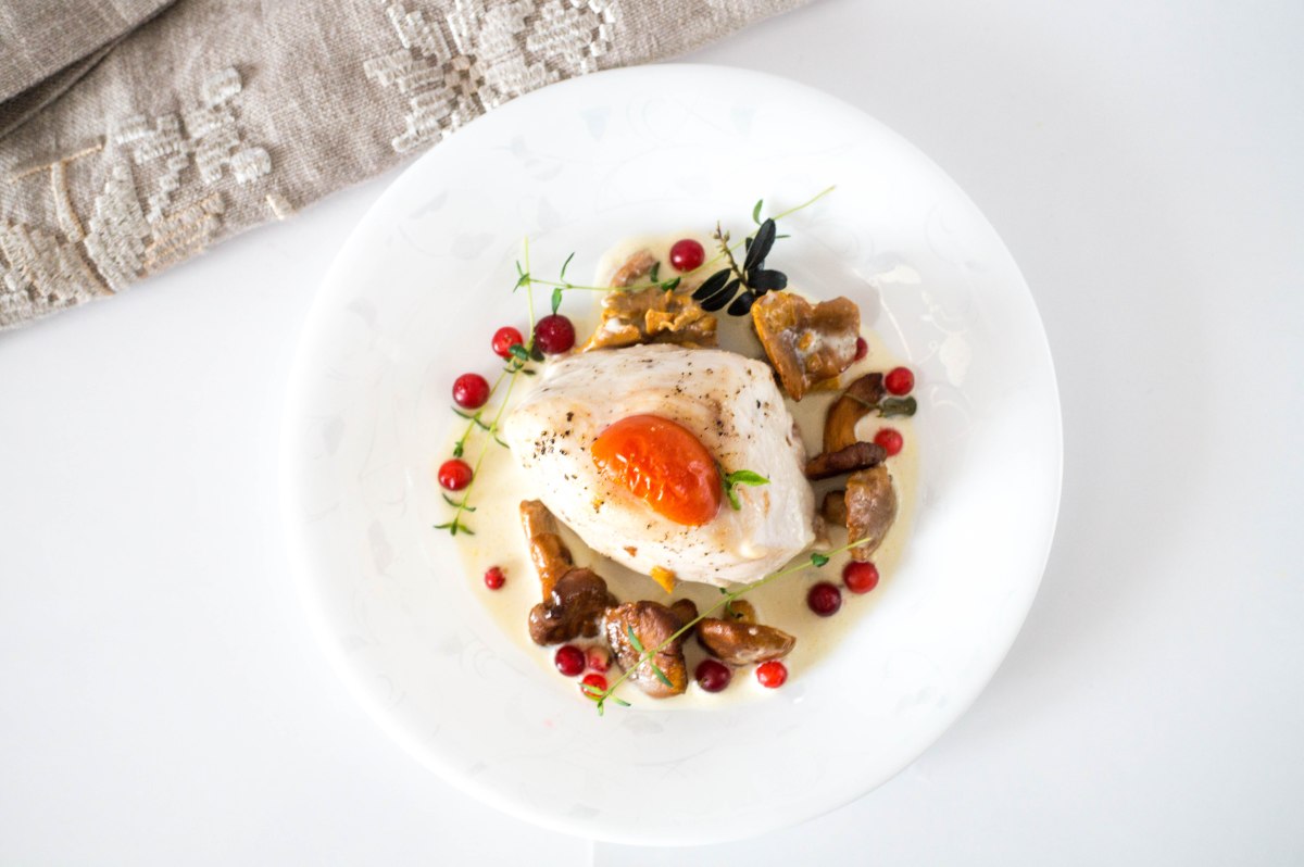 Creamy Chicken fillet with Chanterelle – Estonian Cuisine. Eesti Toit.