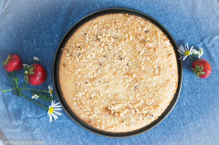 Simple and Delicious Sour Milk and Semolina Cake. Lihtne hapupiima ...