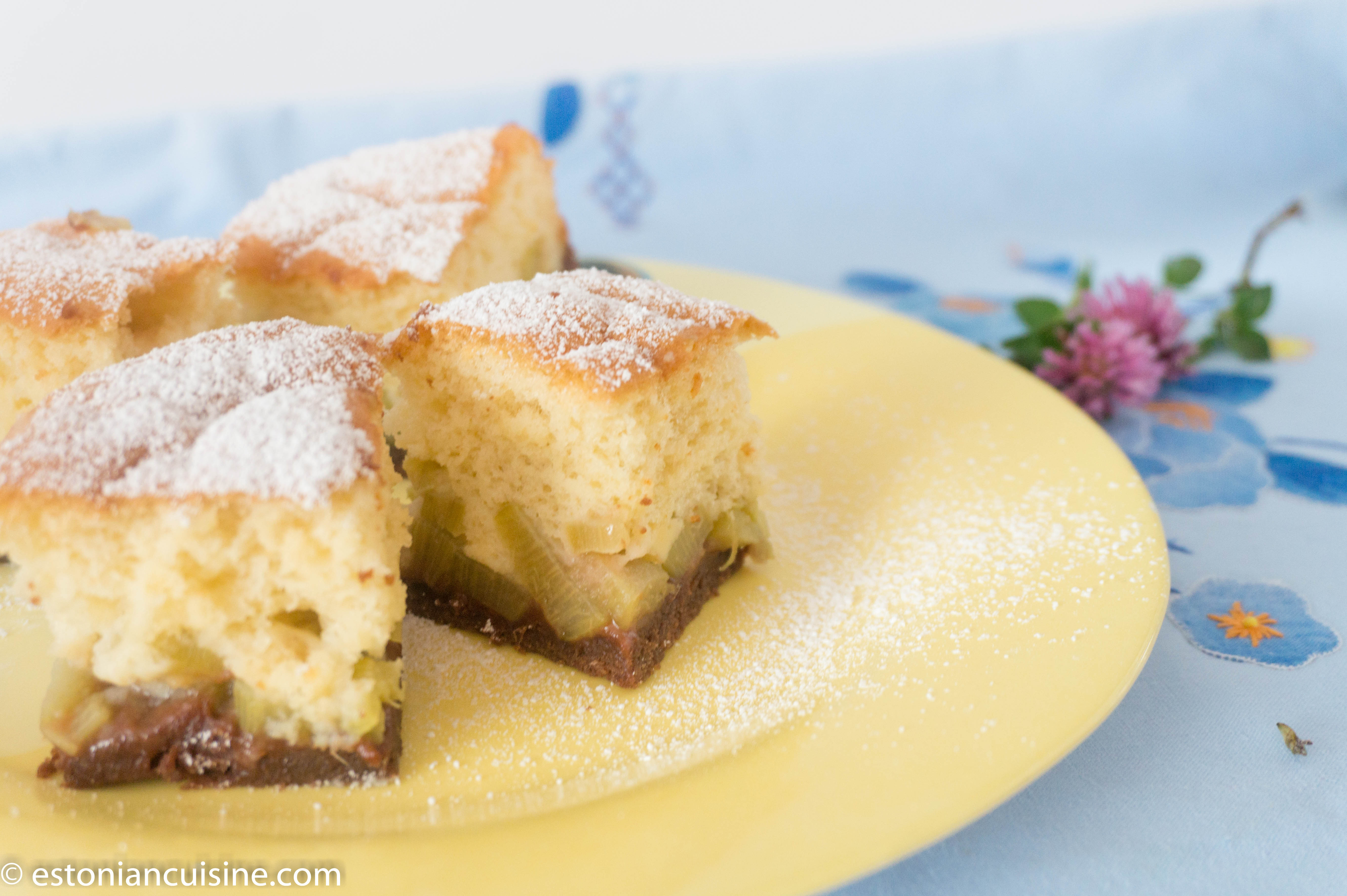 Soft and Crispy Chocolate and Rhubarb Cake. Šokolaadi- rabarberikook ...