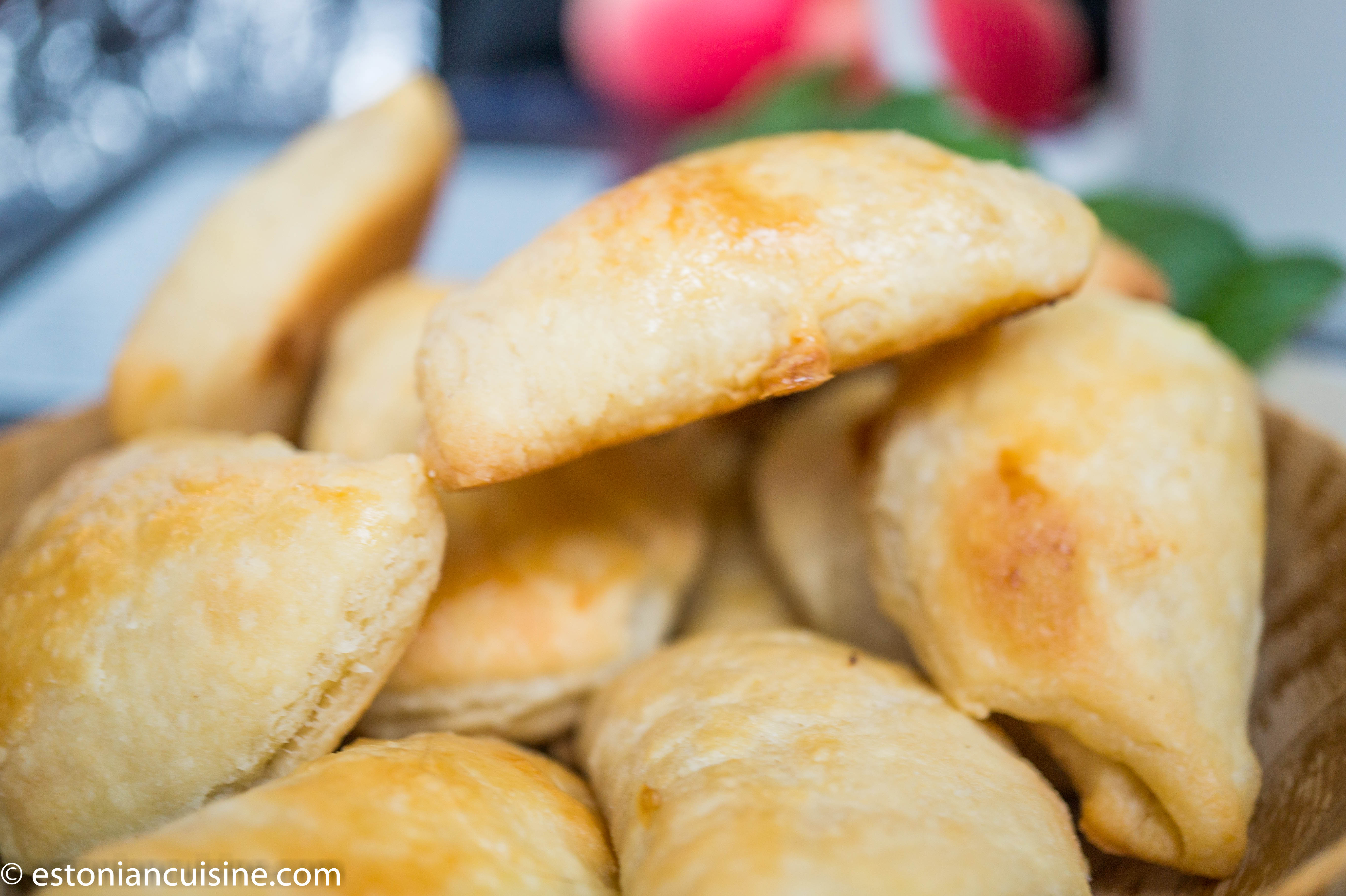 Simple Yeast Free Cabbage Hand Pies. Pärmivabad kapsapirukad – Estonian ...